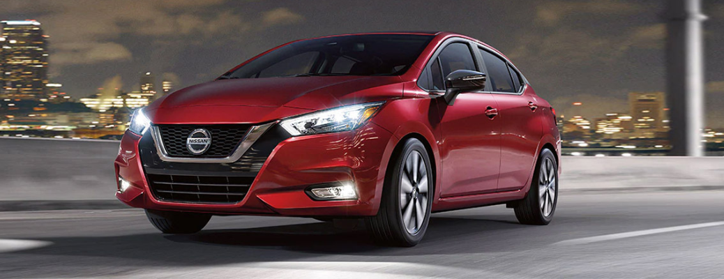 What are the Fuel Economy Ratings for the 2021 Nissan Versa?