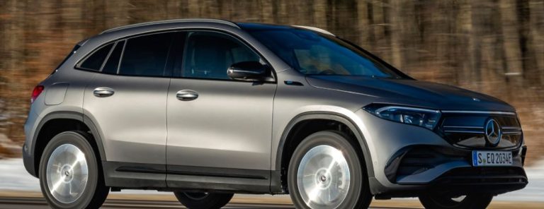 Which Mercedes-Benz vehicles come standard with remote start?