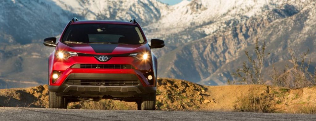 How to use the foot-activated power liftgate on 2018 Toyota RAV4