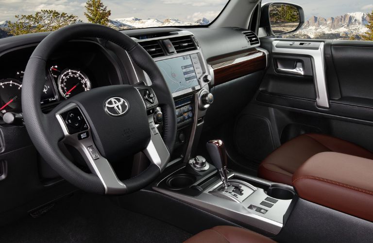 What Are the Interior Amenities and Technology Features of the 2023 ...