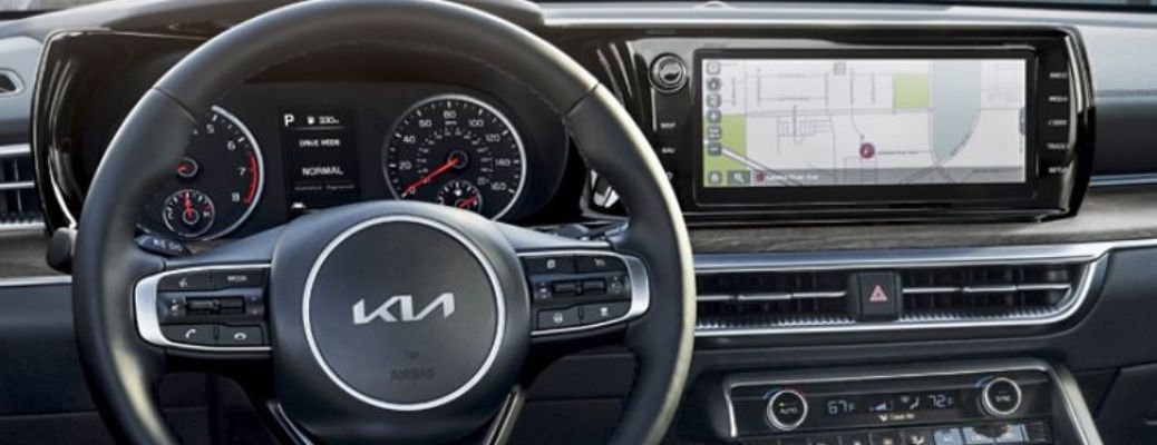 How to connect a smartphone to a Kia vehicle