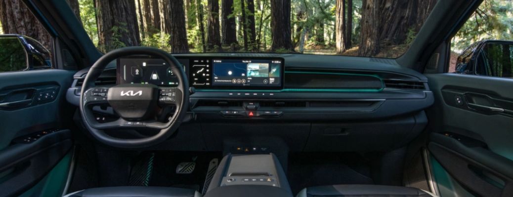 A Closer Look at the Panoramic Display of the 2024 Kia EV9