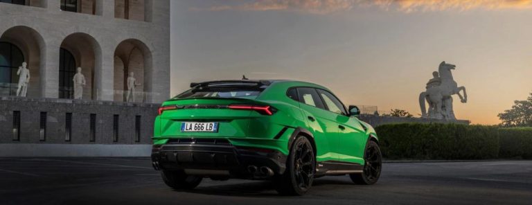 What are the top competitors of the Lamborghini Urus?