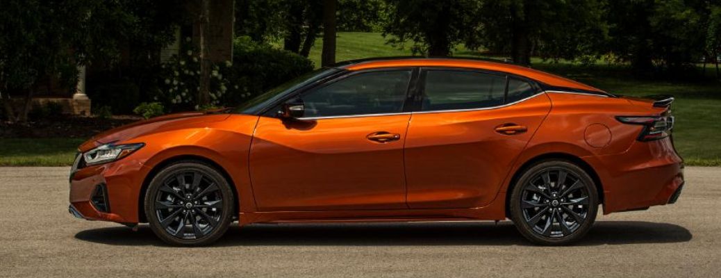 What Features Come Standard in the 2020 Nissan Maxima Platinum?