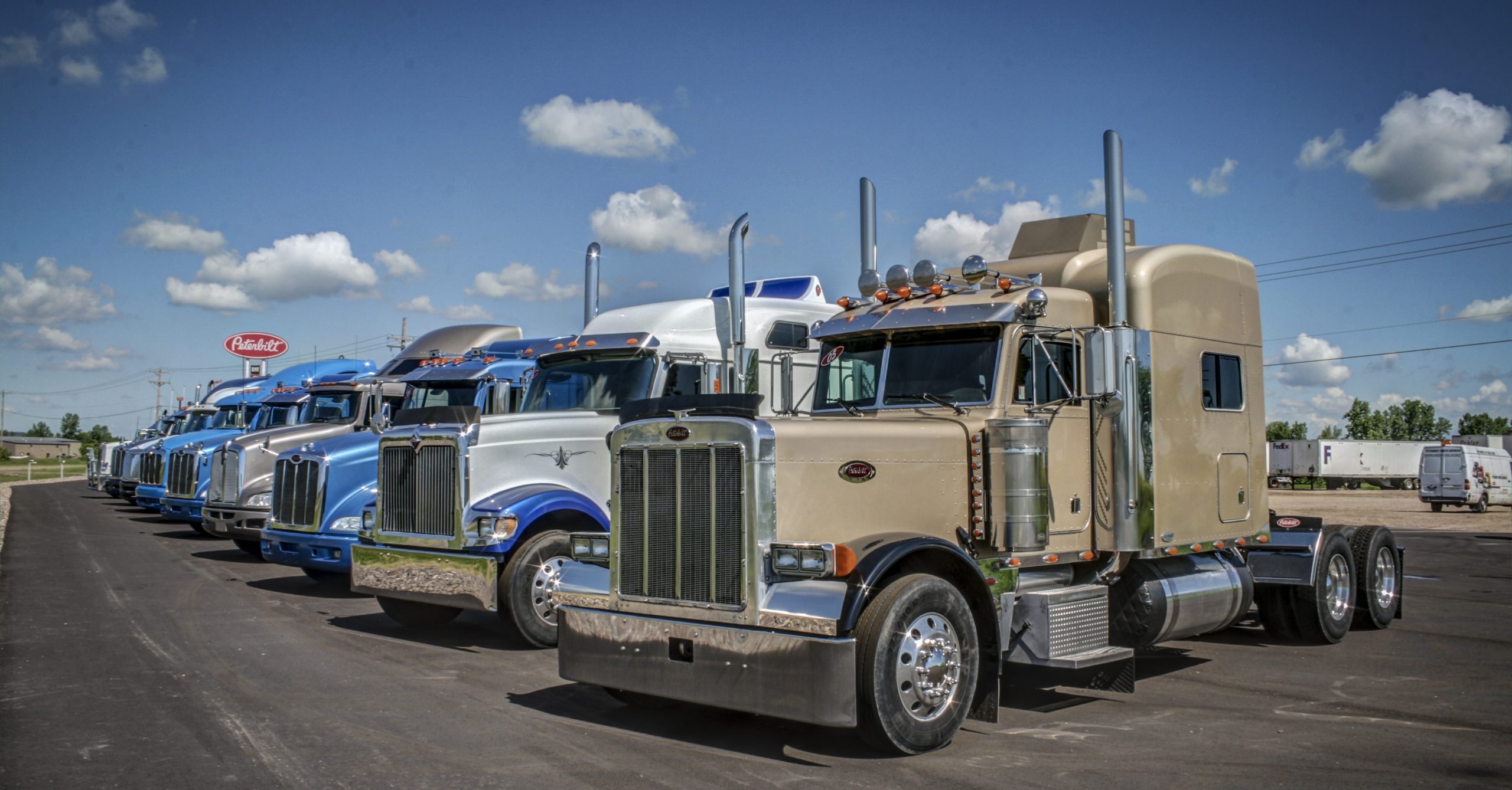 Benefits of buying used commercial trucks