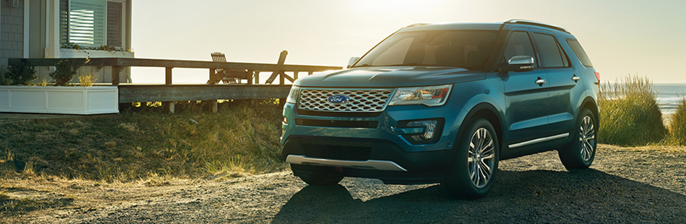 What colors does the 2017 Ford Explorer come in?