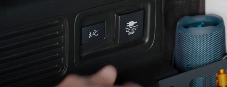 How to Use the 115V Power Outlet in the 2025 Honda Passport
