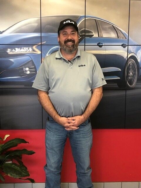 Meet the Auffenberg Kia of Cape Girardeau Service Team!