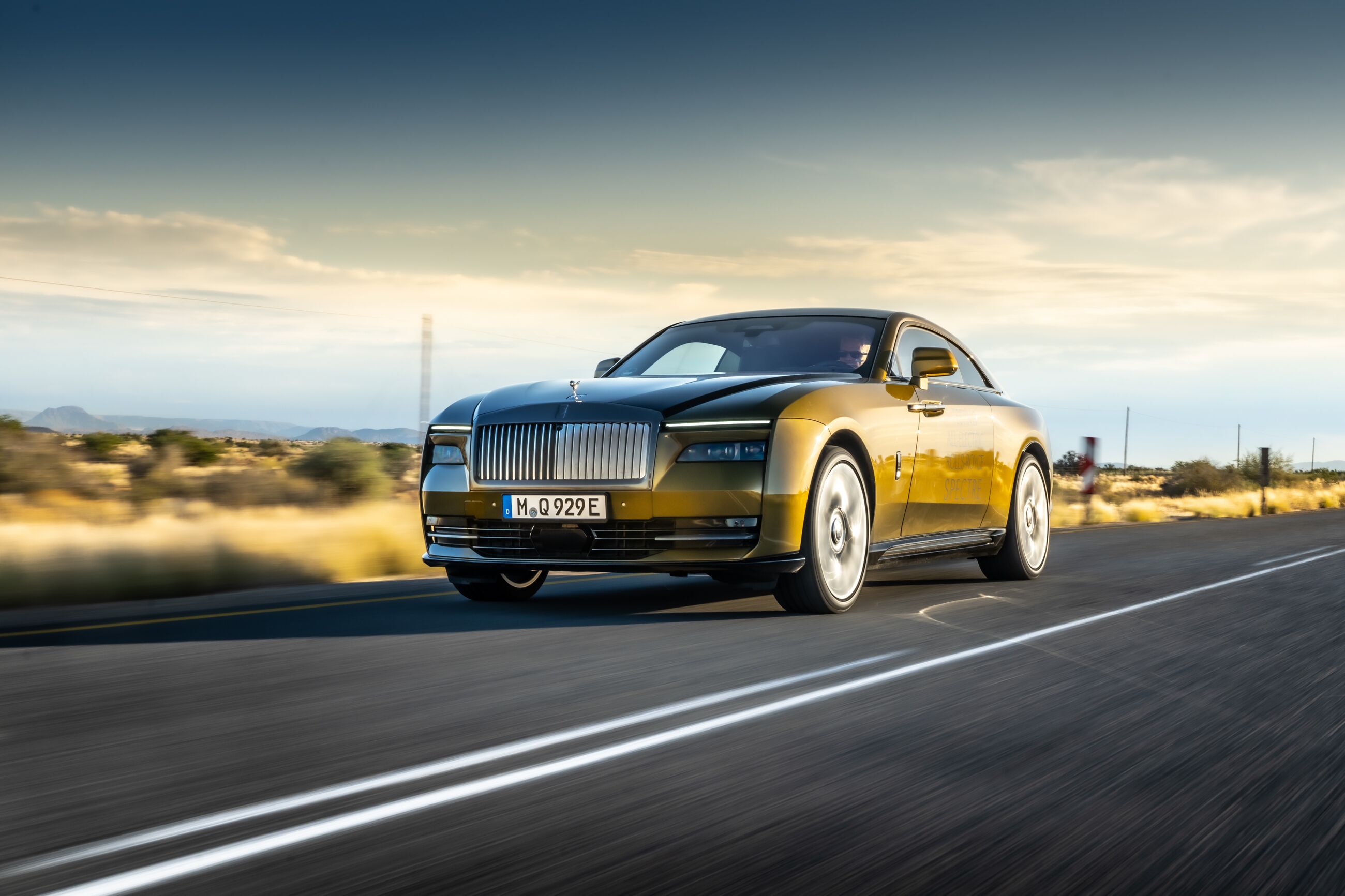 Discover Rolls-Royce Spectre