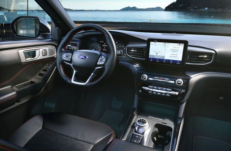 2022 Ford Explorer vs 2022 Chevrolet Traverse