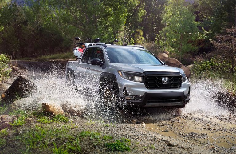 2022 Honda Ridgeline vs. 2022 Nissan Frontier