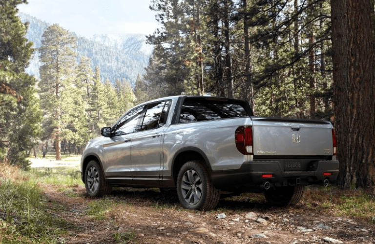 2023 Honda Ridgeline vs. 2023 Chevrolet Colorado