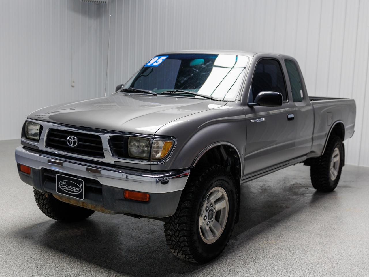 Used 1995 Toyota Tacoma Club Cab 4WD in Cranberry PA