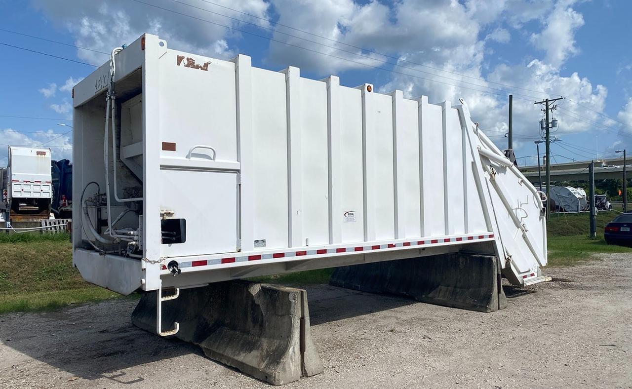 Used Isuzu Garbage Trucks in Tampa, FL