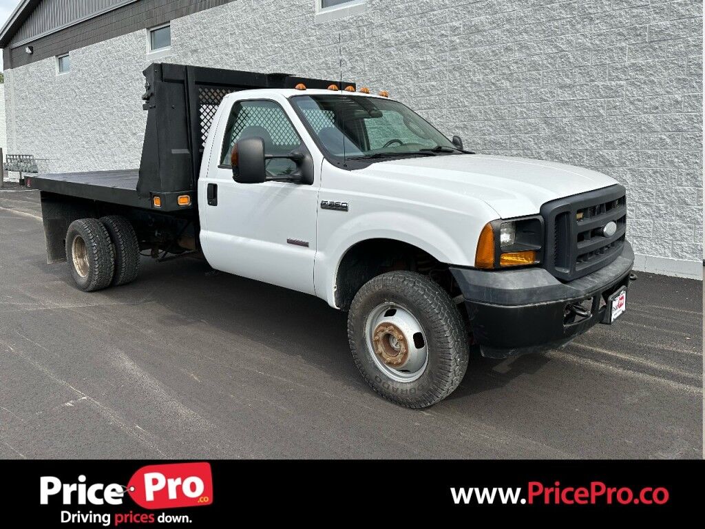 Used 2007 Ford Super Duty F-350 DRW 4WD Reg Cab Flat Bed Diesel in Maumee OH