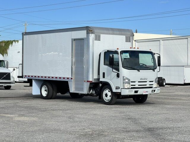 Used dry freight box trucks in Miami FL