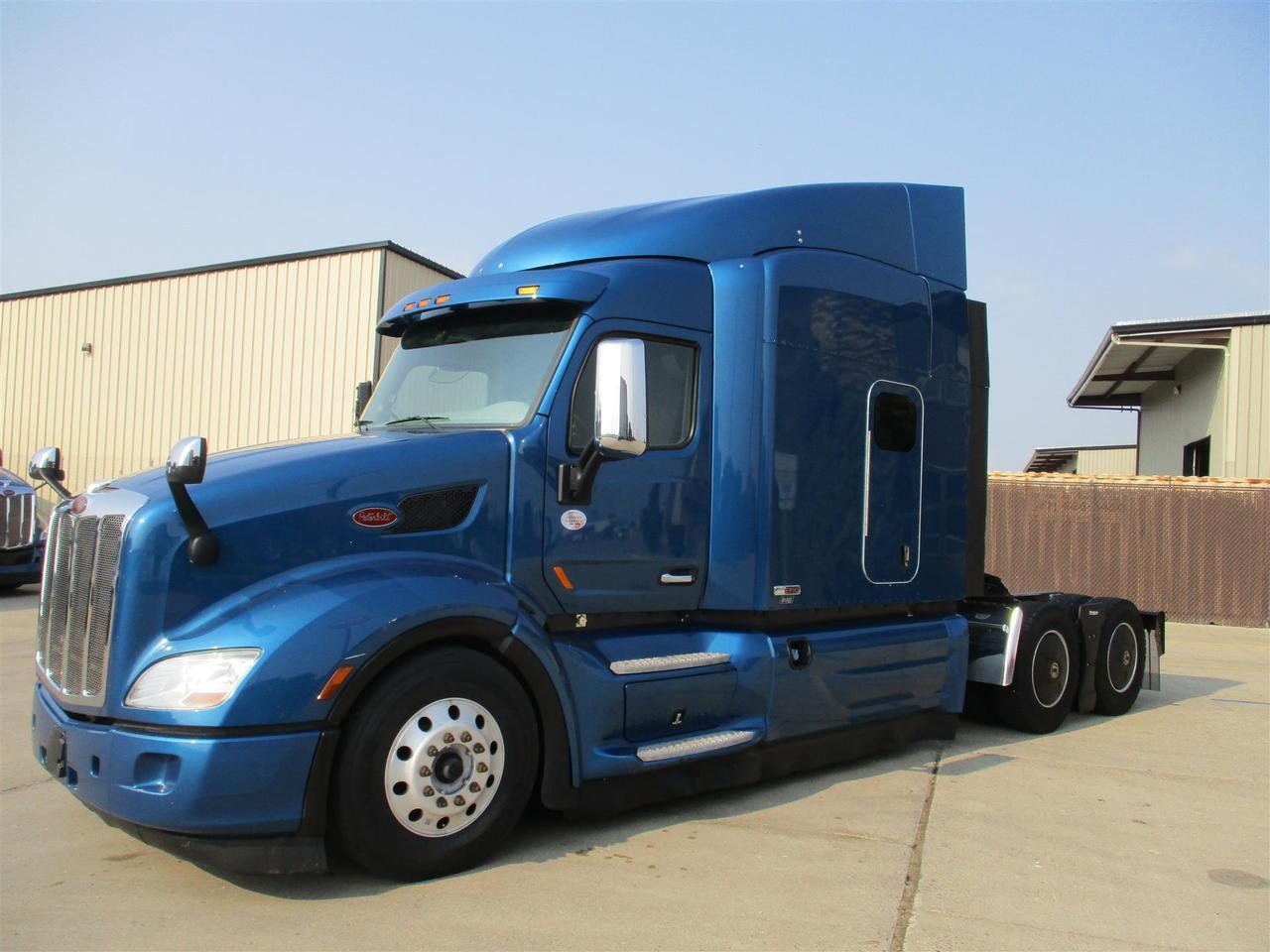 Used Peterbilt 579 80" Double Bunk Raised Roof Allstate Peterbilt Group