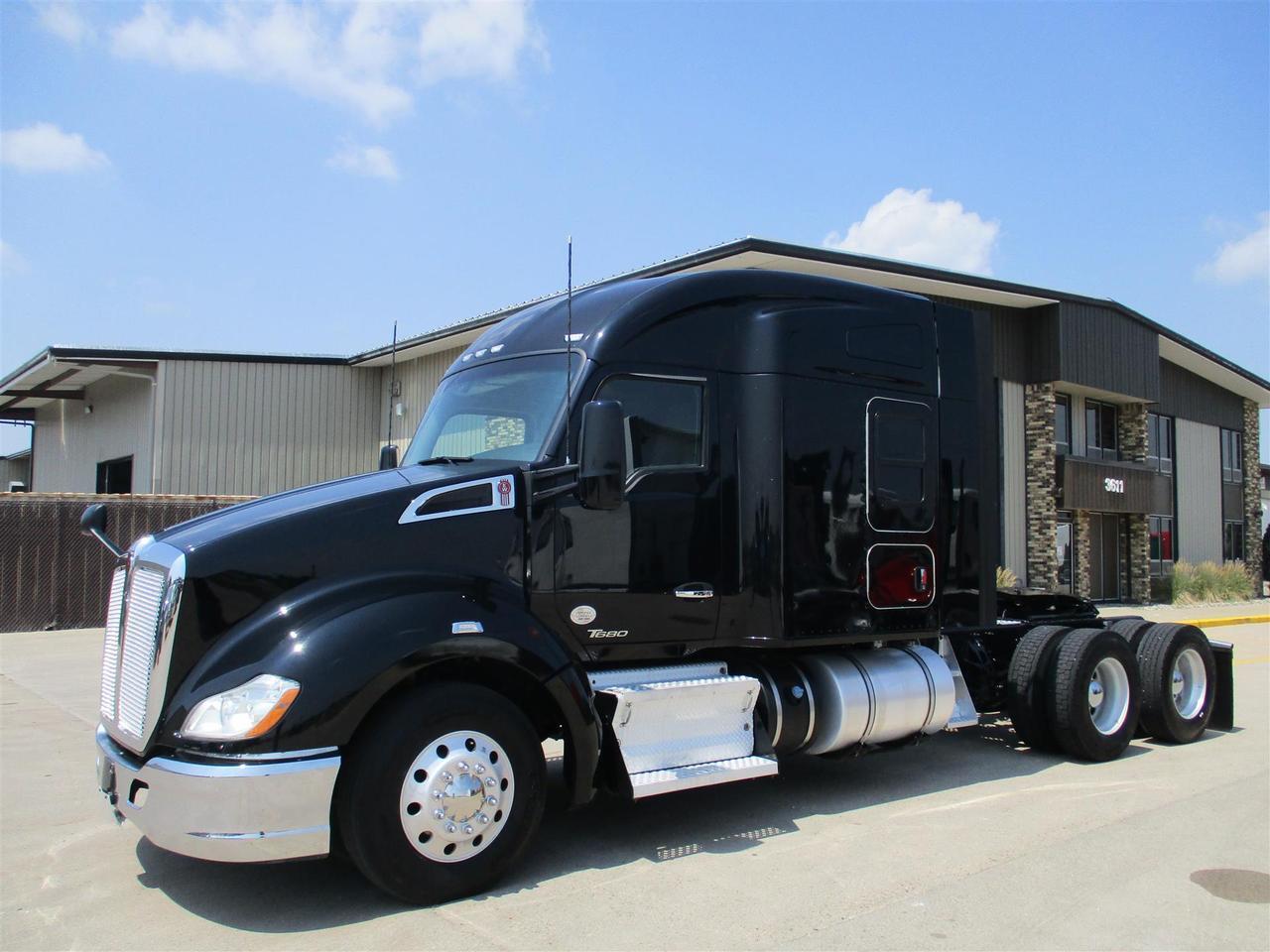 Used Kenworth T680 76" Double Bunk Mid Roof Allstate Peterbilt Group