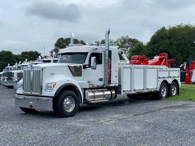 New 2022 Kenworth W990 Jerr-Dan 35 Ton Integrated wrecker in Miami FL