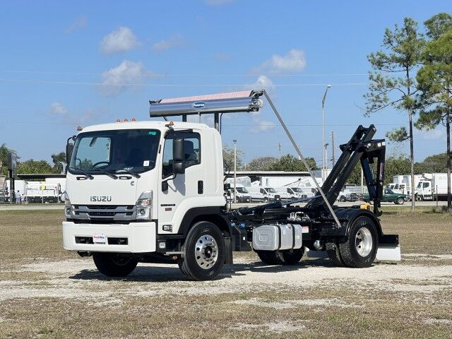 New 2023 Isuzu FTR Miami, FL
