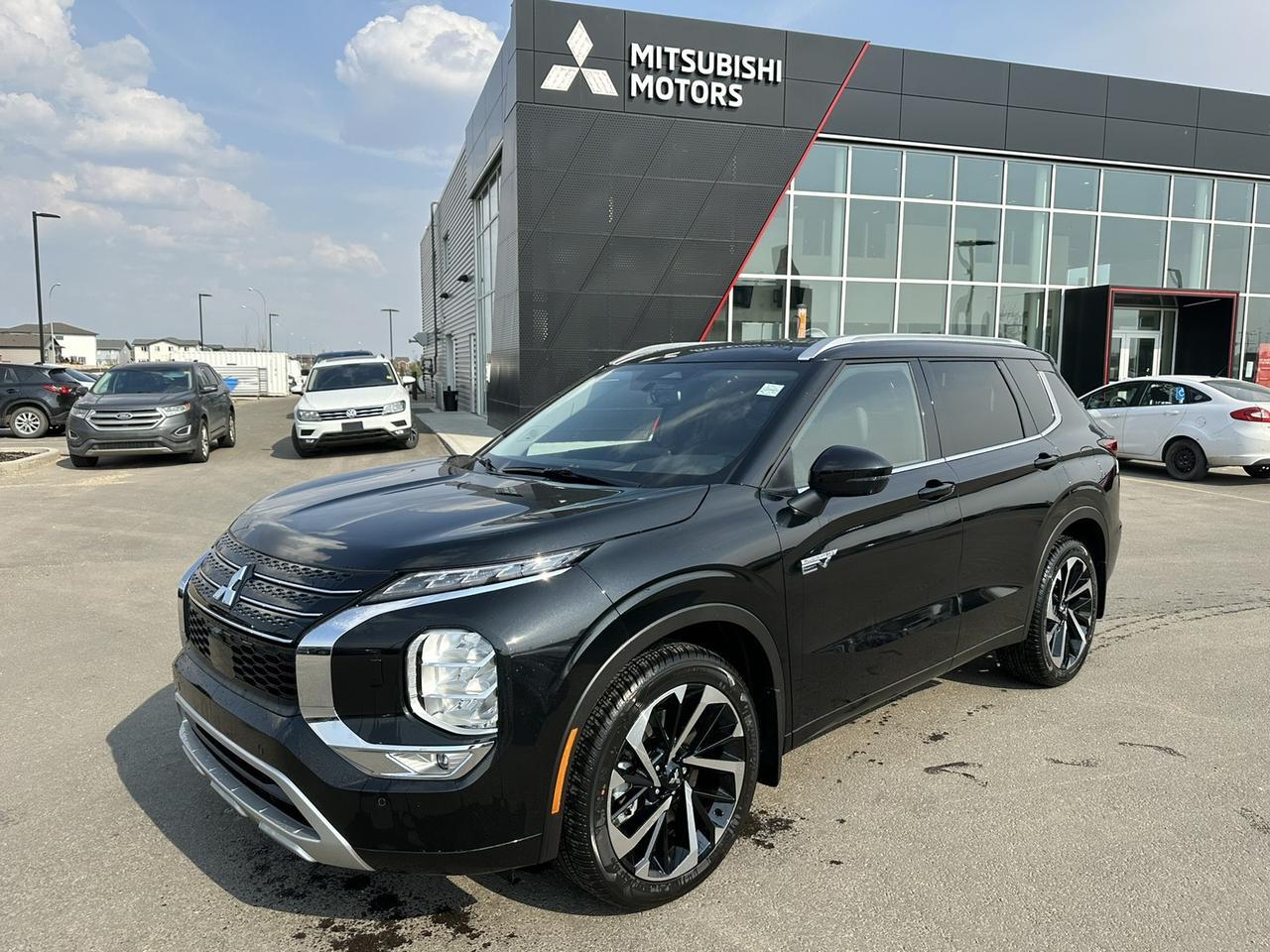 New 2023 Mitsubishi Outlander PHEV Whitecourt AB