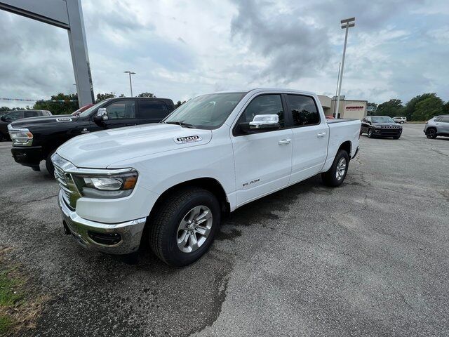 New 2023 Ram 1500 LARAMIE CREW CAB 4X4 5'7' BOX in Herrin IL