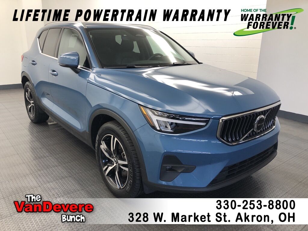 Used 2023 Volvo XC40 B5 Plus Bright Theme in Akron OH