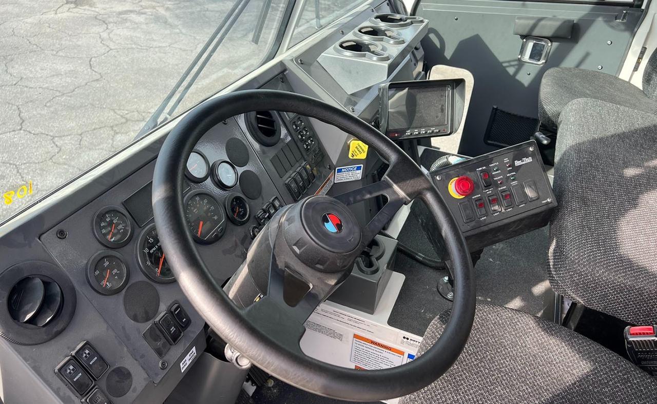 2024 Battle Motors LET2 28 yd Pac Tech Rear Loader Garbage Truck Tampa ...