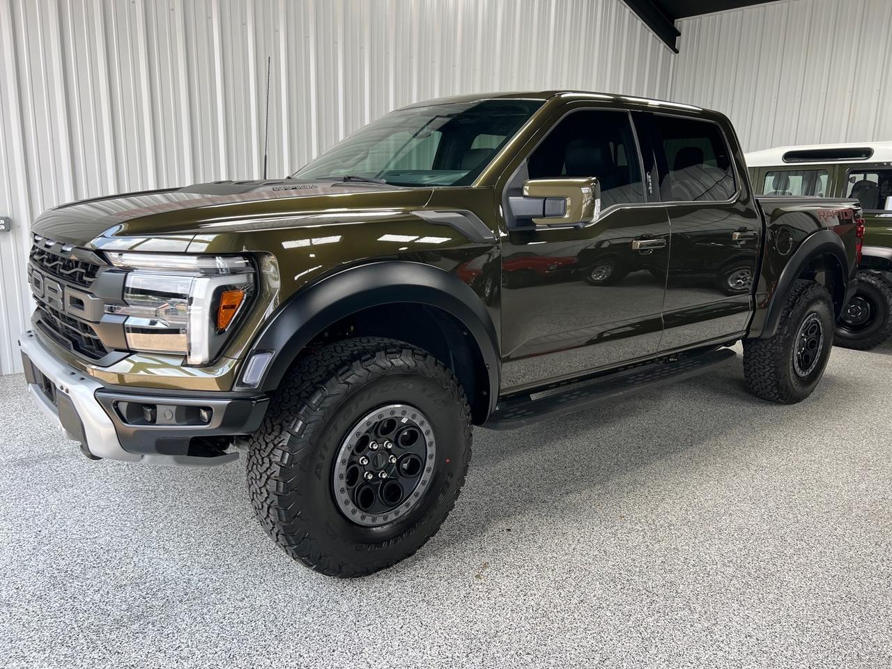 Find 2022 Ford F 150 Raptor Pano Roof Carbon Fiber Pkg for sale in ...