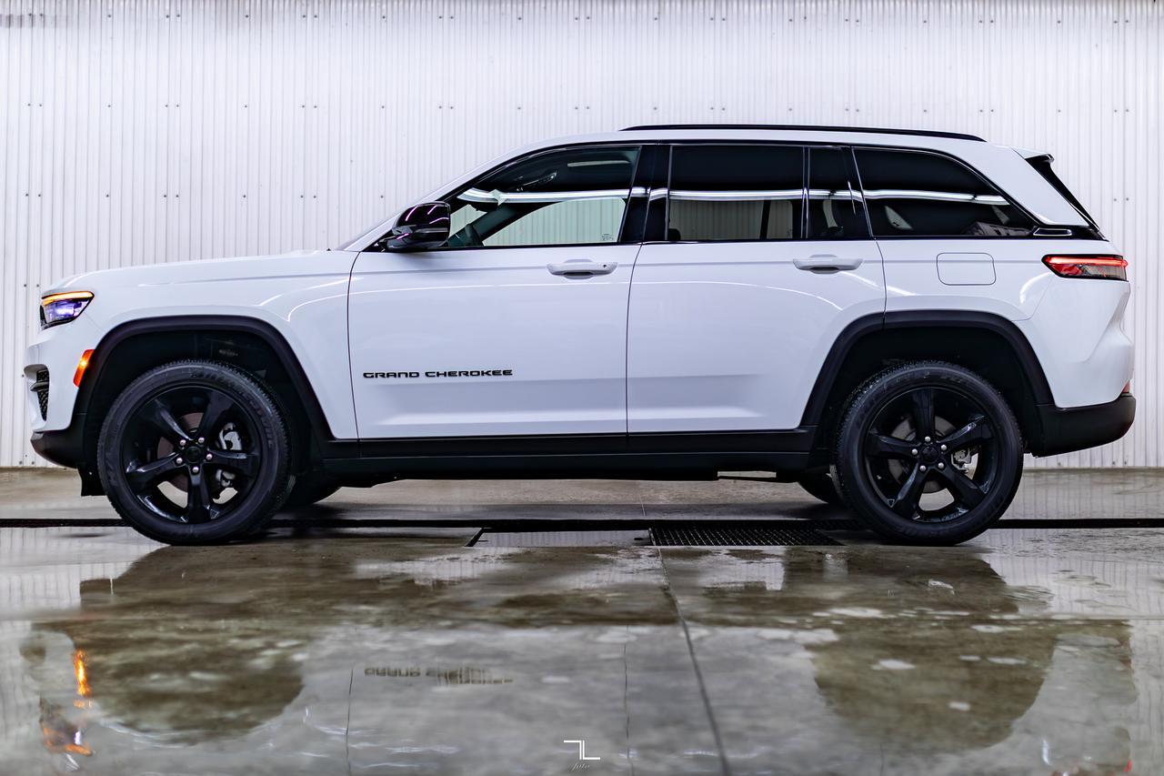 Used 2024 Jeep Grand Cherokee 4x4 Altitude Leather Roof BCam in Red Deer AB