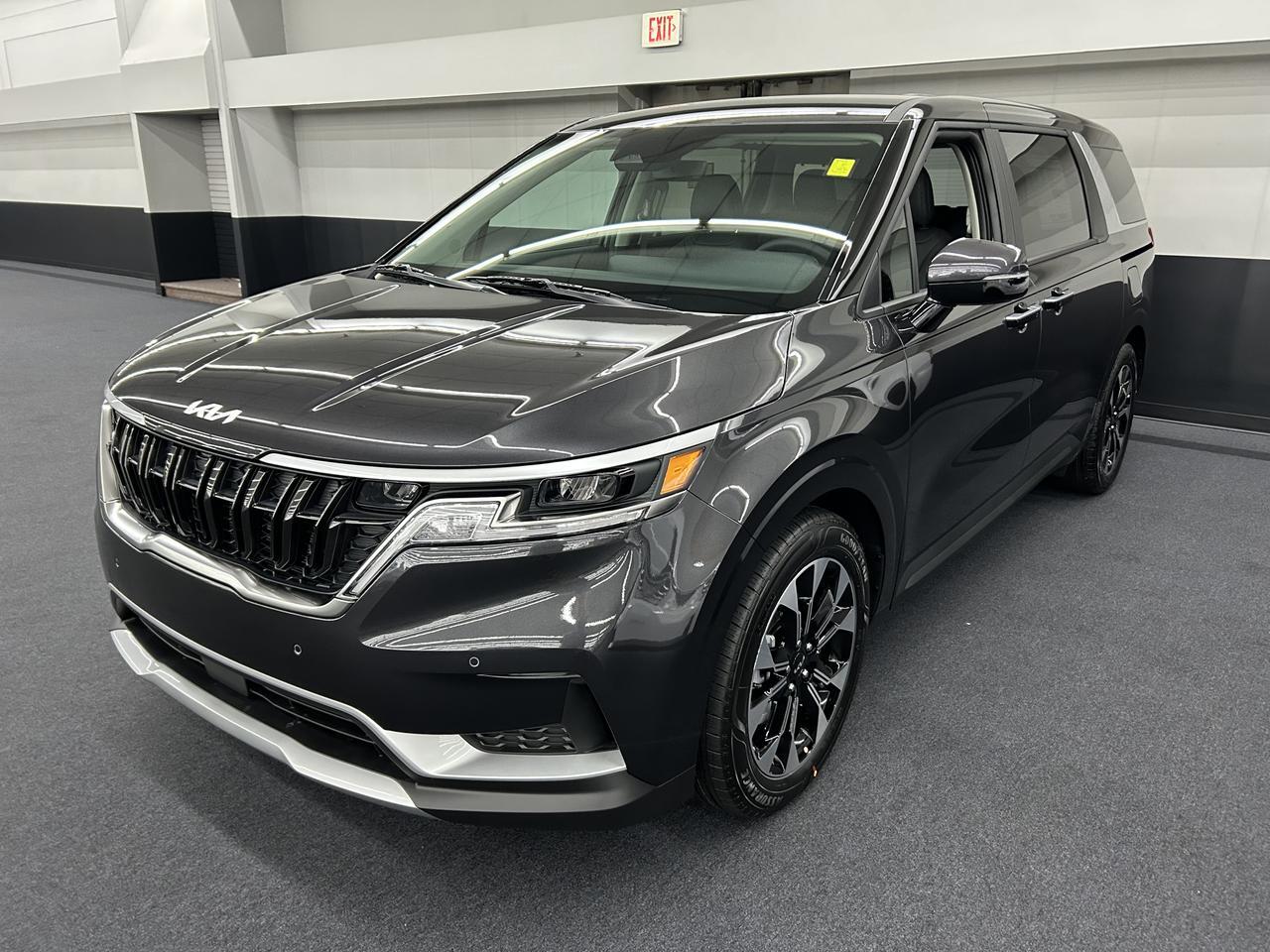 New Kia Carnival in Benwood, WV