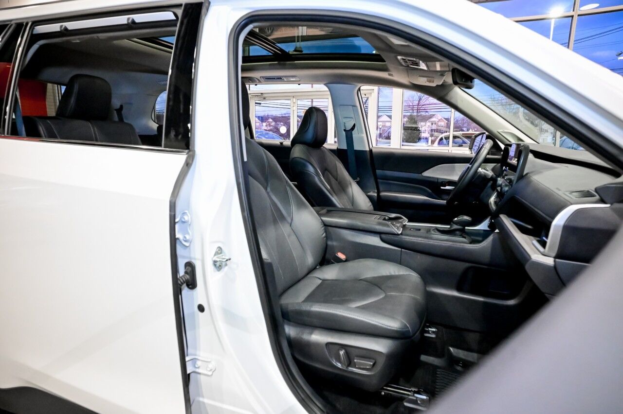 Vehicle details - 2024 Toyota Grand Highlander at Quality Auto Center ...