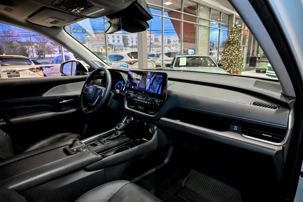 Vehicle details - 2024 Toyota Grand Highlander at Quality Auto Center ...