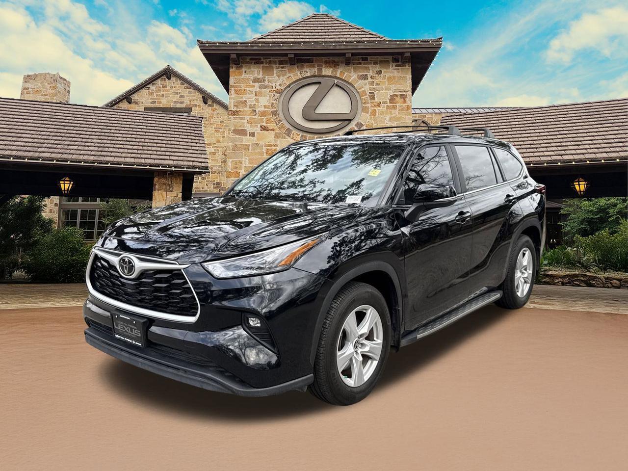 Used 2024 Toyota Highlander LE in San Antonio TX
