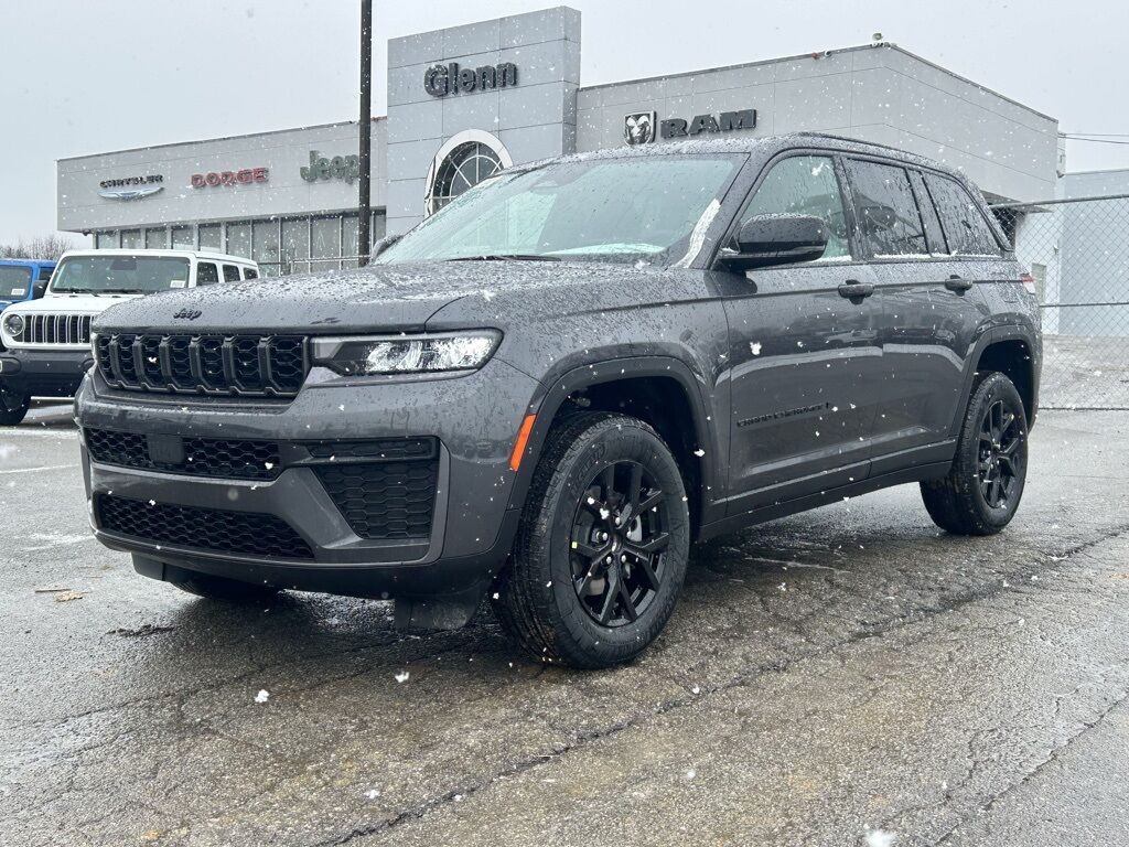 New 2026 Jeep Grand Cherokee Laredo in Crestwood KY