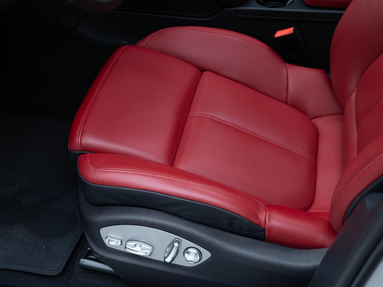 New 2026 Porsche Macan in Pompano Beach, FL | Champion Porsche